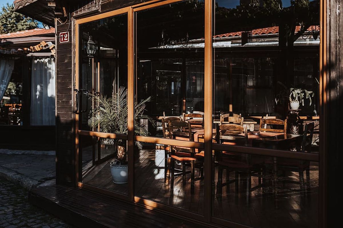 Peste jumătate din restaurante constată pierderi masive din cauza ...